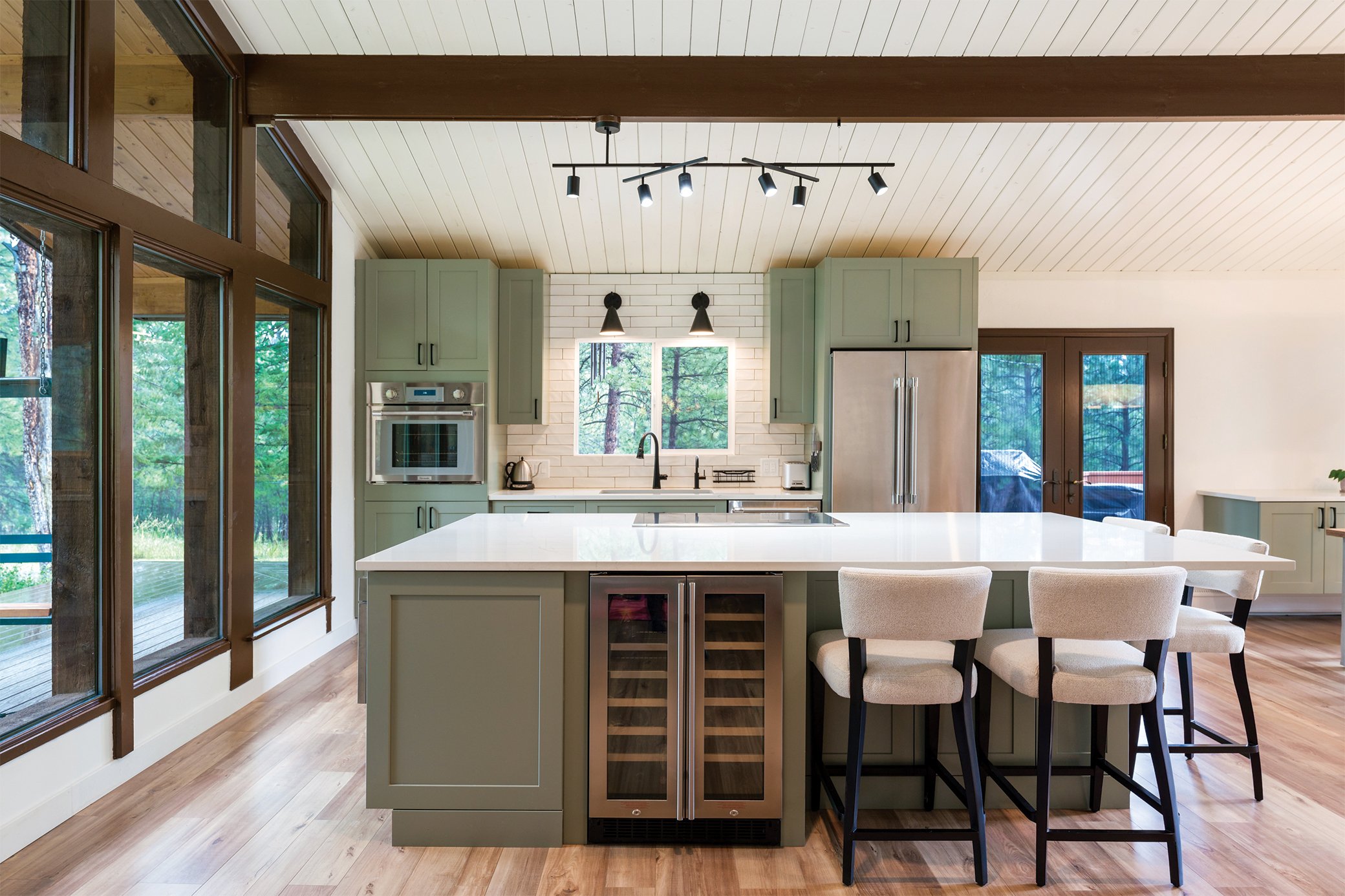 Cabin Kitchen Gets Modern Twist